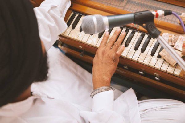Middle Eastern Scales: Exotic Jazz Piano Soloing | FreeJazzLessons.com